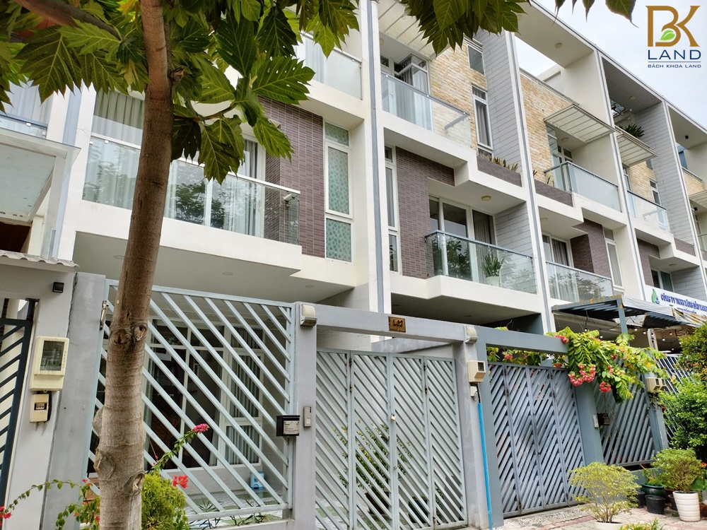 Bán nhà 20 đường N3 Jamona Bùi Văn Ba Quận 7, 104m2 giá 16.5 tỷ